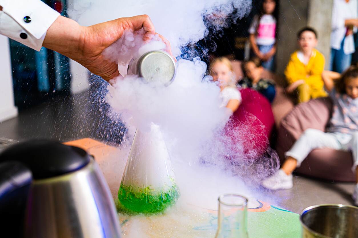 What Happens If You Touch Liquid Nitrogen? The Science Explained